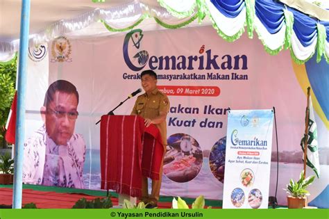 Gerakan Memasyarakatkan Makan Ikan Di Kampus Santa Angela Atambua