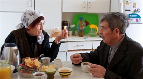 En La 3ª Edad Alimentación Sana Y Atractiva