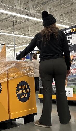 Sweet Ass On Slim Latina Milf 🥵 Spandex Leggings And Yoga Pants Forum