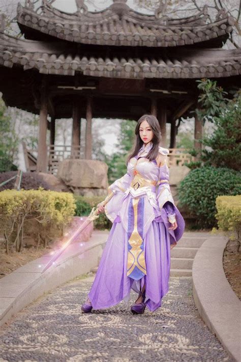 王者榮耀cosplay露娜紫霞仙子篇我的意中人是個蓋世英雄有一天他會踩著七色雲彩來娶我 每日頭條