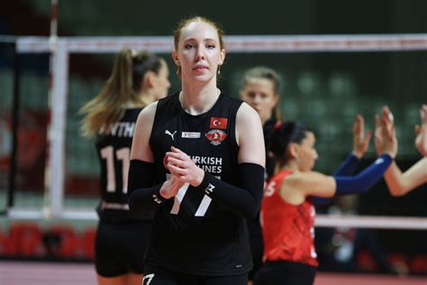 Türk Hava Yolları Julia Bergmann Ile Sözleşme Yeniledi Voleybolunsesi