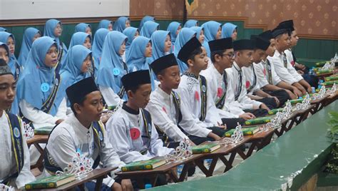 Khatmul Quran Dan Imtihan SMPM 1 Jombang Bikin Ketua PDM Menangis