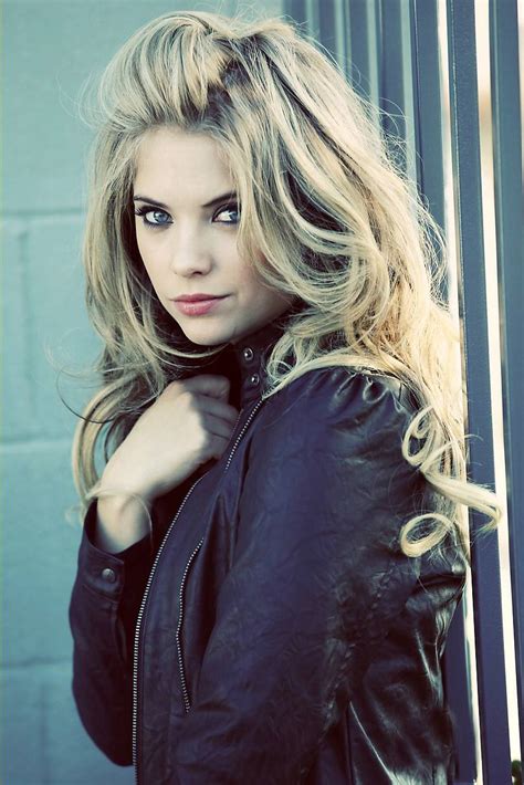 Ashley In Leather Scrolller