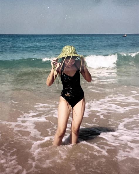 Thandar Hlaing သန္တာလှိုင် 1997 Facebook