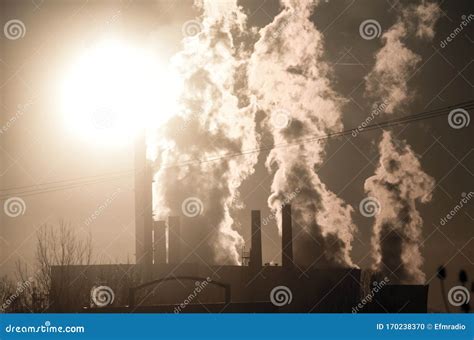 Inquinamento Atmosferico Industriale Pesante Causato Dai Fumi