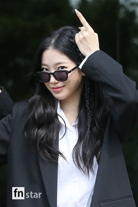 포토 르세라핌 카즈하 심쿵 눈맞춤 헉스