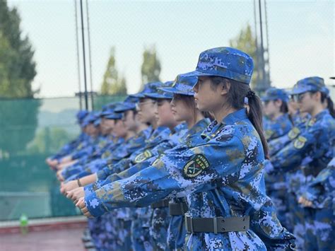 【橙色朝气】军训季丨戎装展英姿 青春正当时，数学学院2022级学生军训正式开训！ 数学与系统科学学院网站