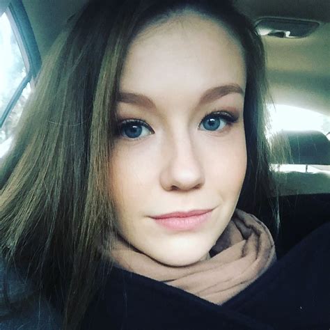 Emily Bloom Vk