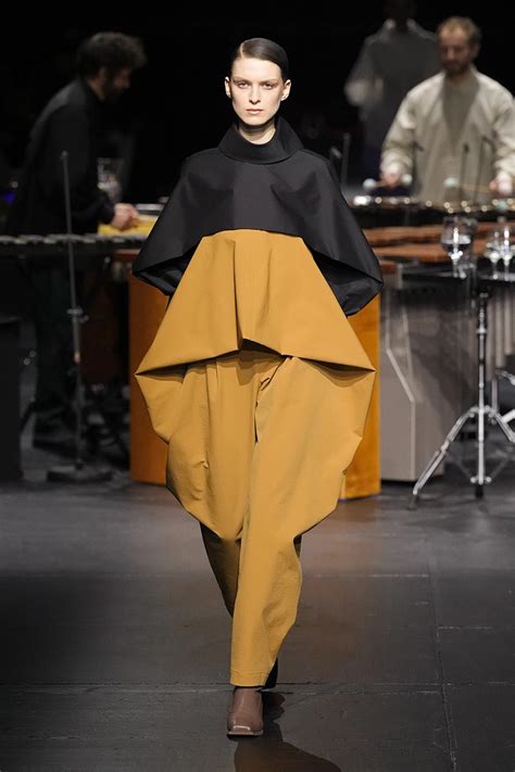 ISSEY MIYAKE 마리끌레르 코리아 MarieclaireKorea