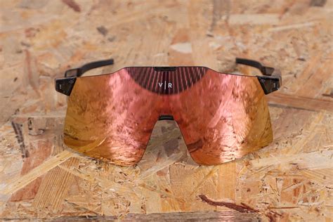 Review Van Rysel Cycling Cat 3 Sunglasses Roadr 900 Perf Light