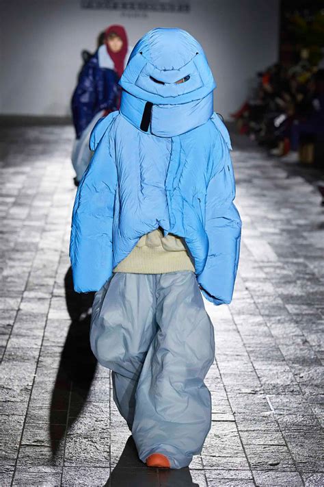 Pandemic Designer Outfits Aw Collection By Ding Yun Zhang Fashion Show Fashion How To Wear