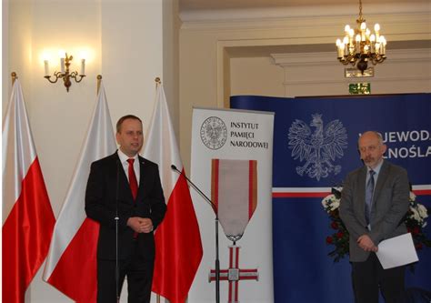 Ceremonia wręczenia Krzyży Wolności i Solidarności w Dolnośląskim Urzędzie Wojewódzkim Wrocław