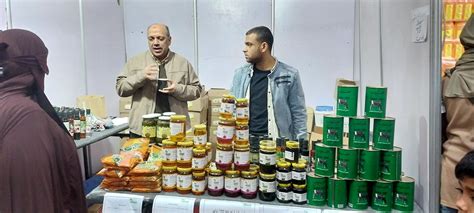 الأسواني ب35 جنيها، أسعار البلح والعسل بمعرض أهلا رمضان صور