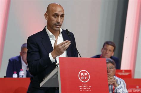スペインのスポーツ裁判所がキス問題の捜査決定、会長は「真実」示すと反論 写真1枚 国際ニュース：afpbb News