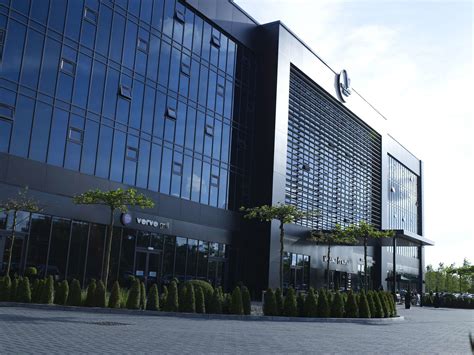 Village Hotel Farnborough Book Hotels Starting From ₹ 8398