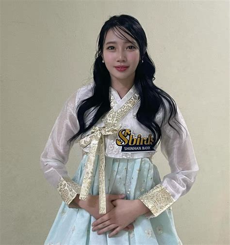 엘지트윈스 2024 오윤솔 치어리더 한복 몸매 사진 셀카 셀피 인하공대 03년생 나무위키 인스타그램