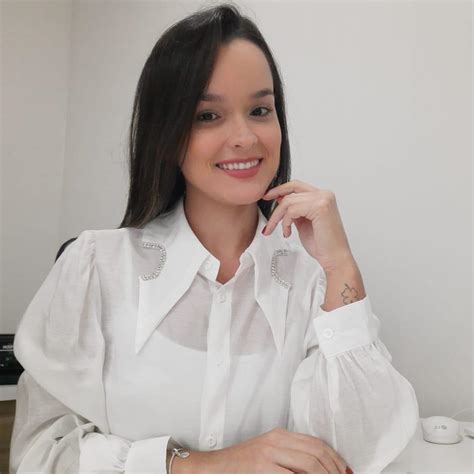 Dra Amanda Soares
