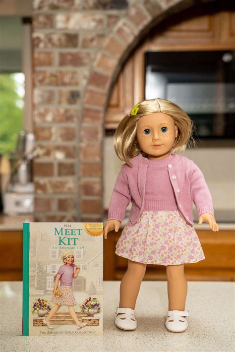 Kit Dolls Teach History