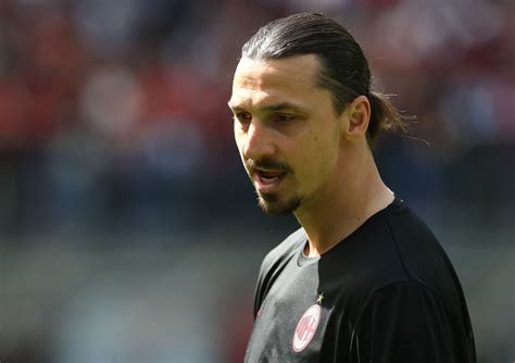 MN Ibrahimovic Trains With Milan Squad For First Time In Eight Months