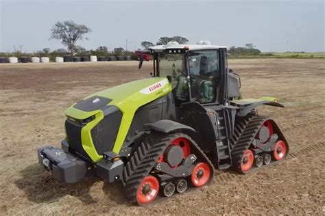 At Ag In Motion New Claas Tractors Built With North America In Mind