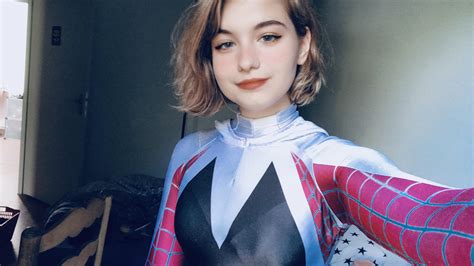 Self Gwen Stacy Aka Spider Gwen Scrolller