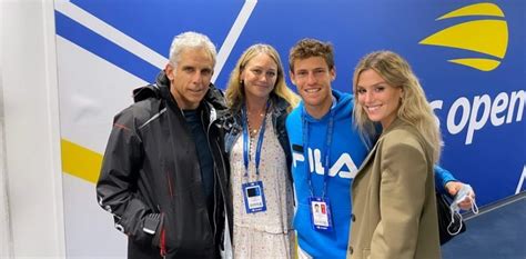 El Peque Schwartzman En Una Cena íntima Con Su Novia Y ¡ben Stiller