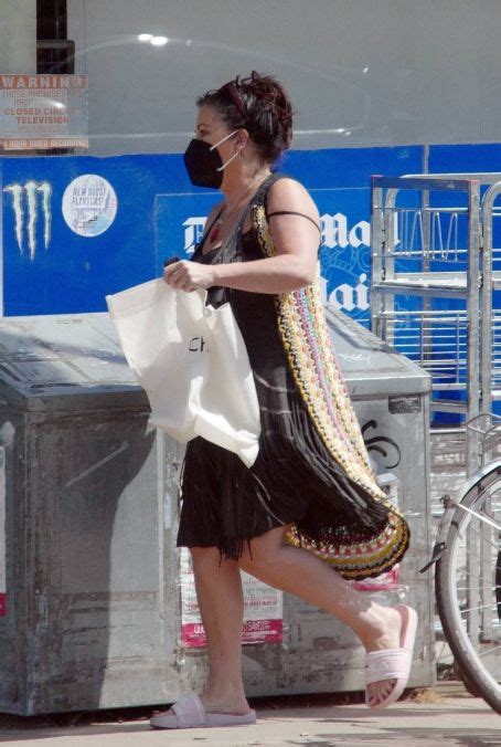 Jessie Wallace Photos News And Videos Trivia And Quotes Famousfix
