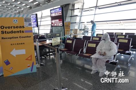 香港中評網：陸生開始抵台 學校貼心接學生到防疫旅館