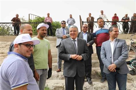 محافظ المنيا يشهد أعمال حملة تطهير نهر النيل وتنظيفه من المخلفات