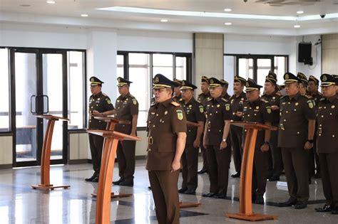 Kajati Kaltim Lantik Pejabat Eselon II Dan III Di Lingkungan Kejaksaan