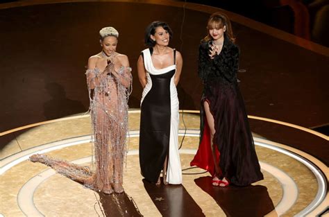 Lisa Doja Cat And Raye At Oscars James Bond Medley Theme Songs