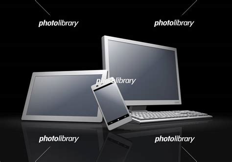 タブレットとスマートフォンを使う中高生の男女 イラスト素材 5895504 フォトライブラリー Photolibrary