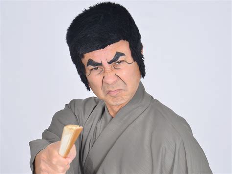 沖縄発！あの超大物民謡師範「護得久栄昇」がついにメジャーデビュー！！ カラフル