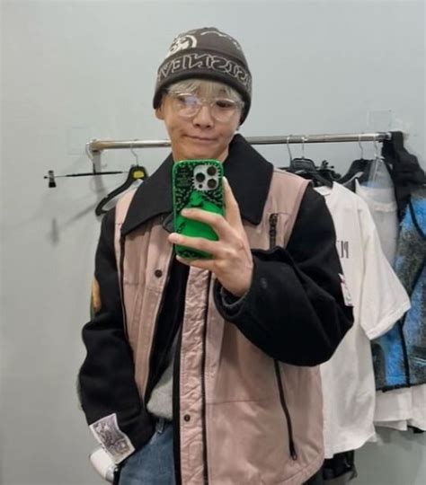 샤이니 키 감탄 나오는 패션 센스훈훈美 드러내며 한 컷 텐아시아