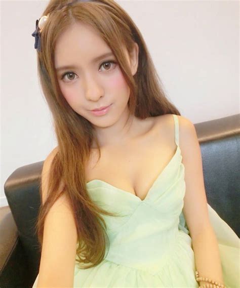 王思聪女友疑曝光 昔日美艳照流出 高清大图 娱乐频道凤凰网