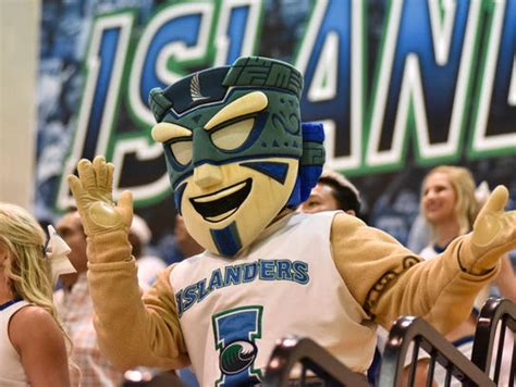 Izzy The Islander Ranked As Sixth Weirdest College Mascot By Buzzfeed