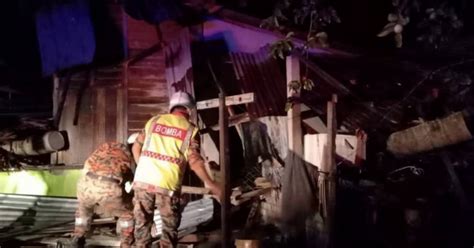 Four Injured After Coconut Tree Falls On House In Tapah New Straits Times