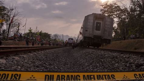 Kronologi Kecelakaan Kereta Anjlok Di Kulon Progo Yogyakarta Menurut Dirjen Perkeretaapian Kemenhub