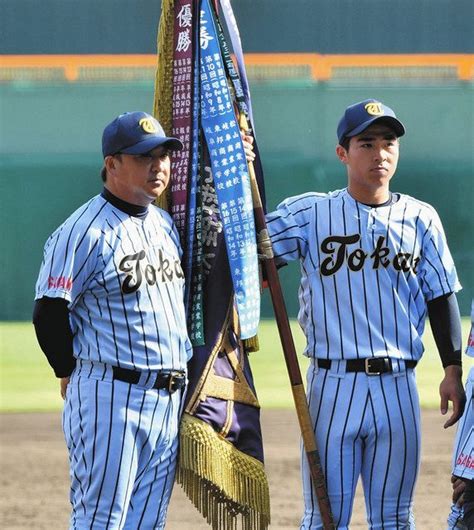 センバツ初の親子鷹v東海大相模・門馬監督「優勝旗を息子が」、次男・功「お父さんを日本一にした」：中日スポーツ・東京中日スポーツ