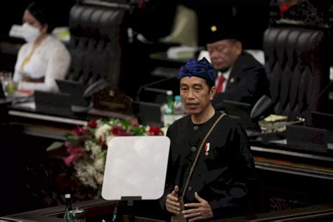 Sasak Hingga Sabu Ini Potret Jokowi Kenakan Pakaian Adat Di Rapat Tahunan MPR RI Akurat