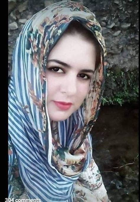 Pin By Noumikhan On Pakistani Dresses Party Massage Girl Curvy