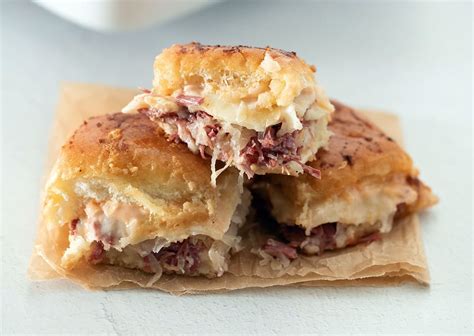 Corned Beef Sliders With Garlic Butter