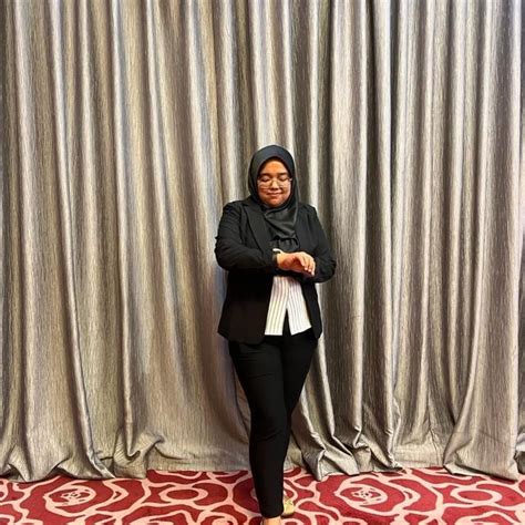 hana jaafar hana jaafar threads say more