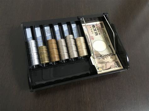 小銭とお札をケースや金庫に入れて家にストックして置くと便利だよ！ちょっとやってみない？ Shufublog