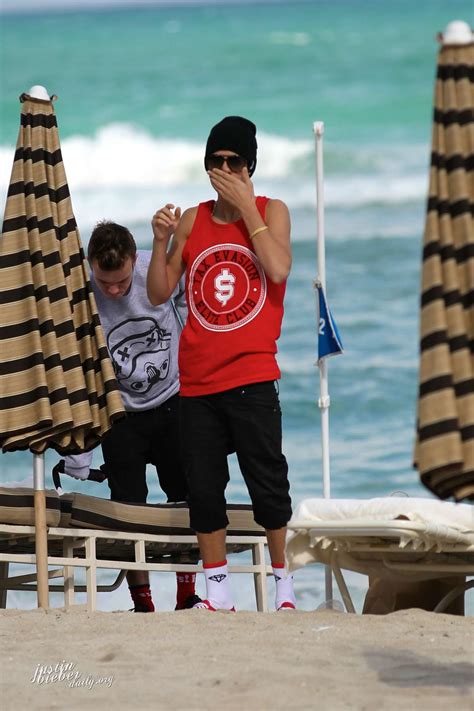 Justin Bieber In Miami Beach Justin Bieber Photo 28746351 Fanpop