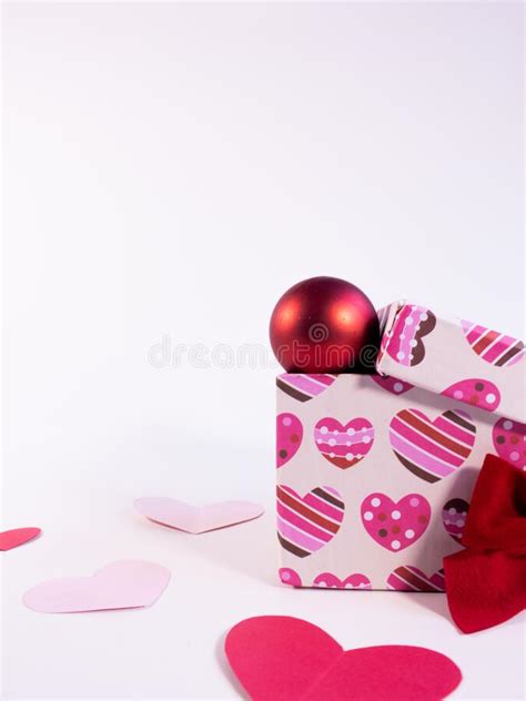Pink T Box Pattern With Heart Shape Background With White Space