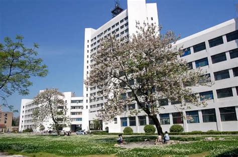 我國信息科技領域地位最高的非211大學，畢業生就業不輸985！ 每日頭條