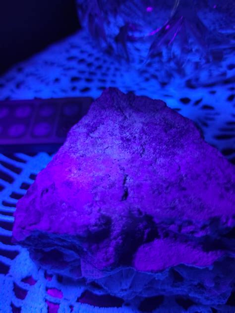 What Is The Fluorescent Stuff Rminerals