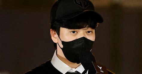 우승 소감 밝히는 스코어 고동빈 감독 포토