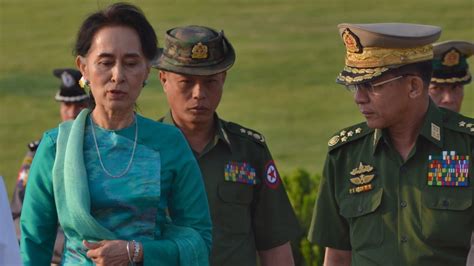 မြန်မာ အရပ်ဘက် စစ်ဘက် ဆက်ဆံရေး ဘယ်လိုလဲ